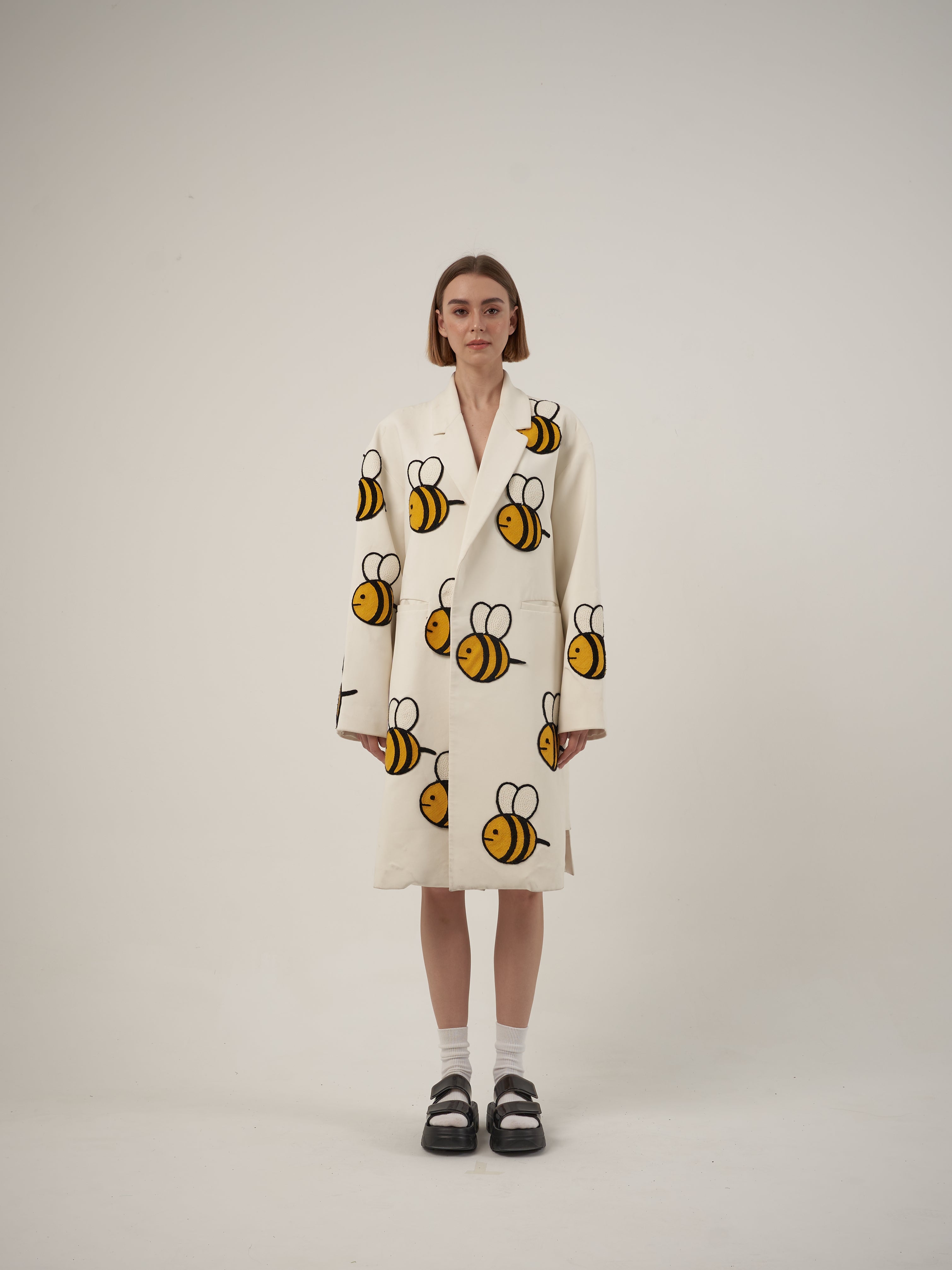 White Bee Coat – Kittie Yiyi